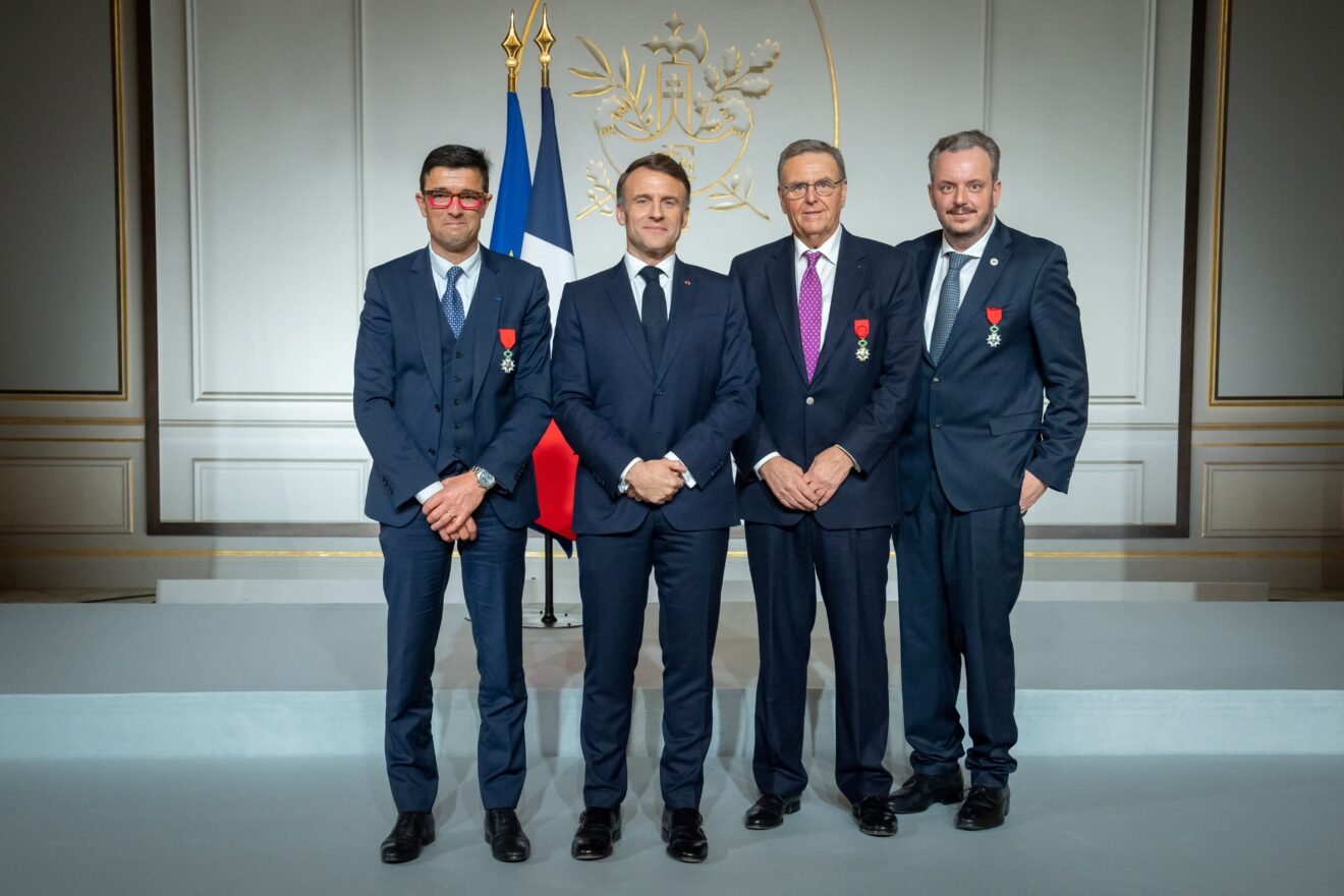 Emmanuel Macron ehrt Roland und Michael Mack mit der höchsten ...